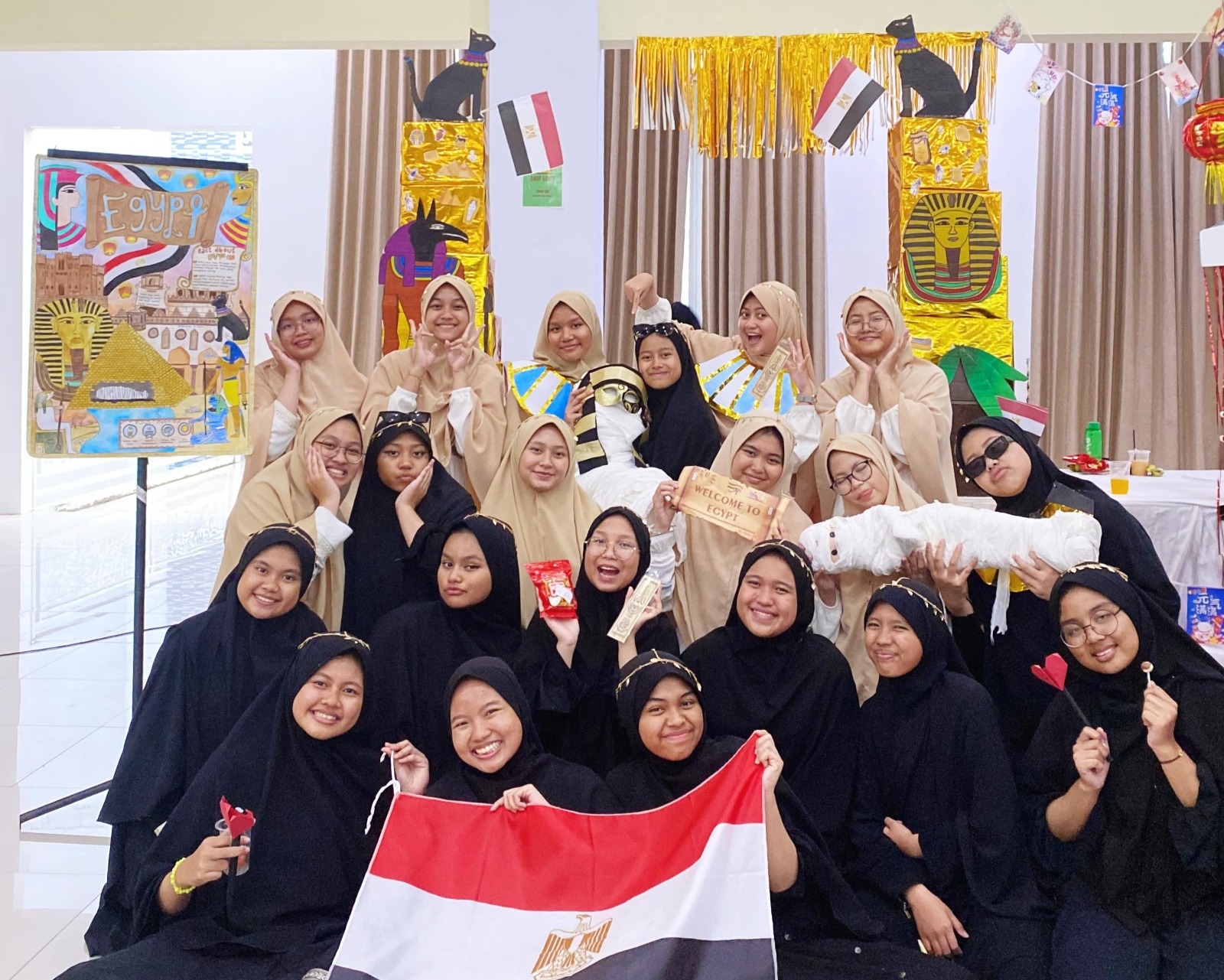 Sehari Keliling Dunia di Cultural Exhibition SMP Ar Rohmah IIBS Malang ...